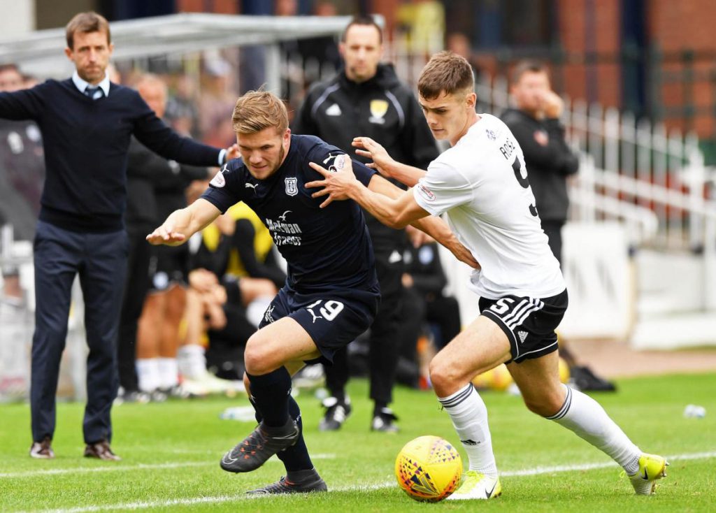 Toothless Dundee Serve Up Cup Shocker - TheEaglesBeak.com